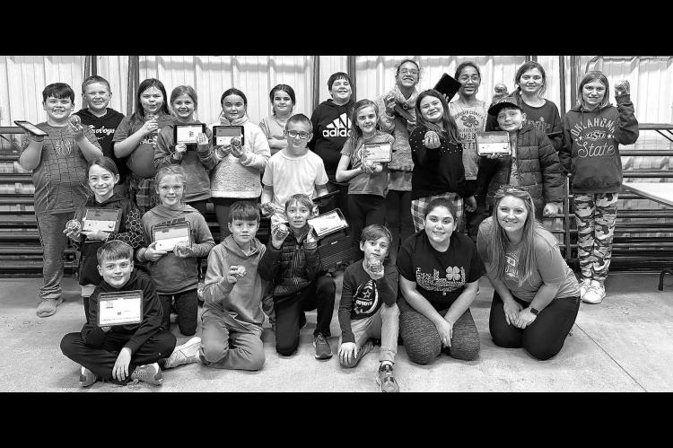 Local 4-H members work with robot | Kingfisher Times & Free Press